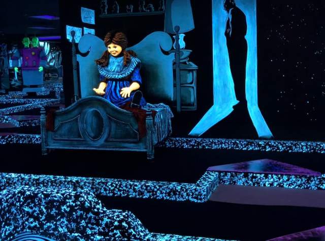 Mini Golf Las Vegas Sin City Serves Golf With A Twist
