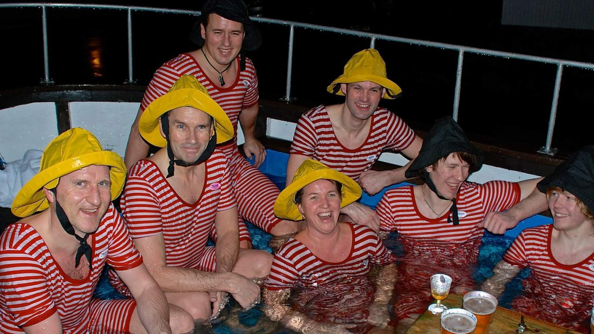 Boblebad med havutsikt | Summer Activities | Skaland | Norway