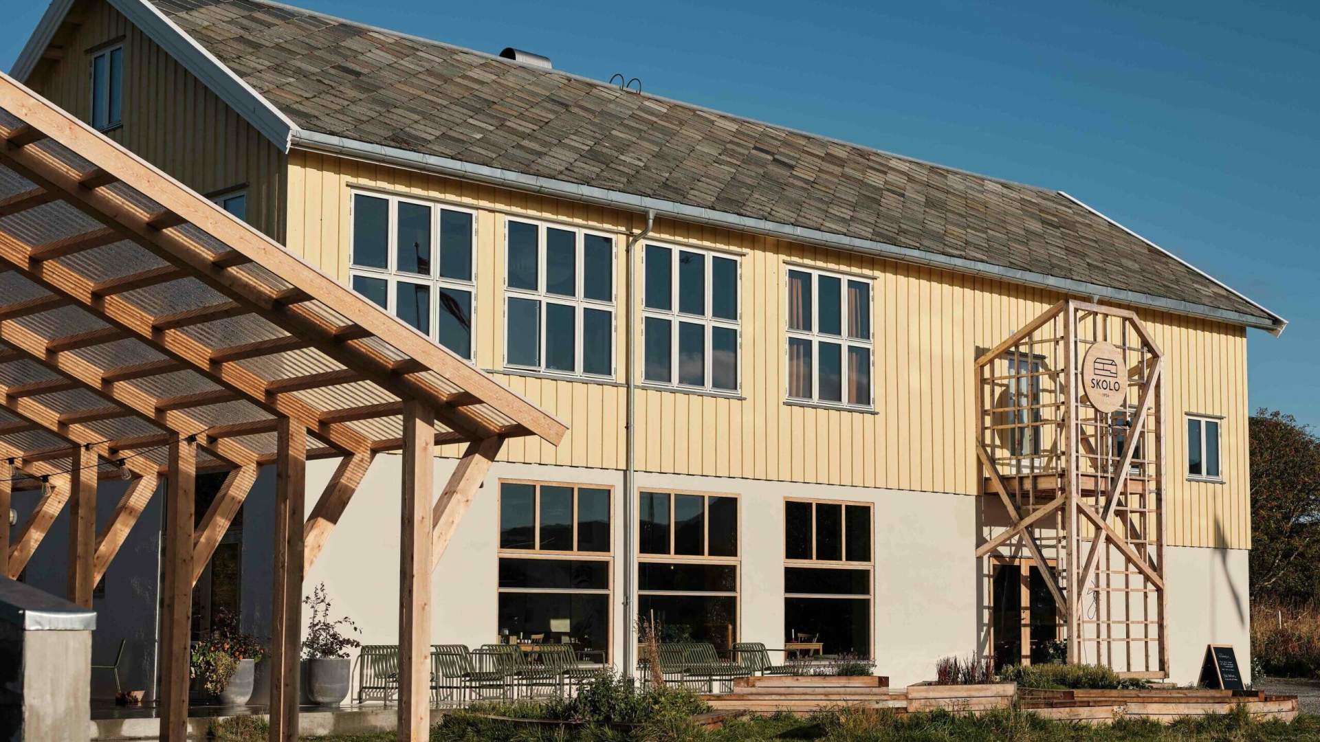 Arkitektur- og interiørperlen Skolo på Seløy | Private Rooms to Rent ...