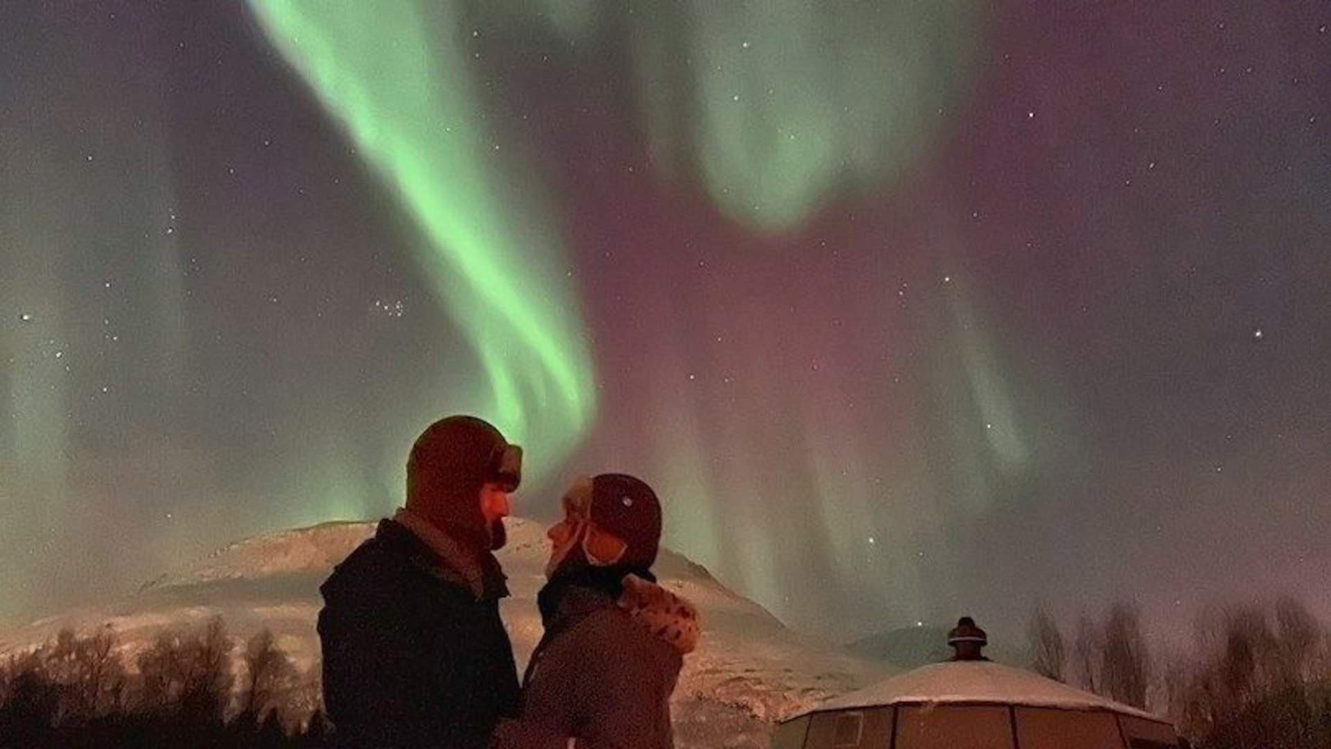 Overnight experience in glass igloo