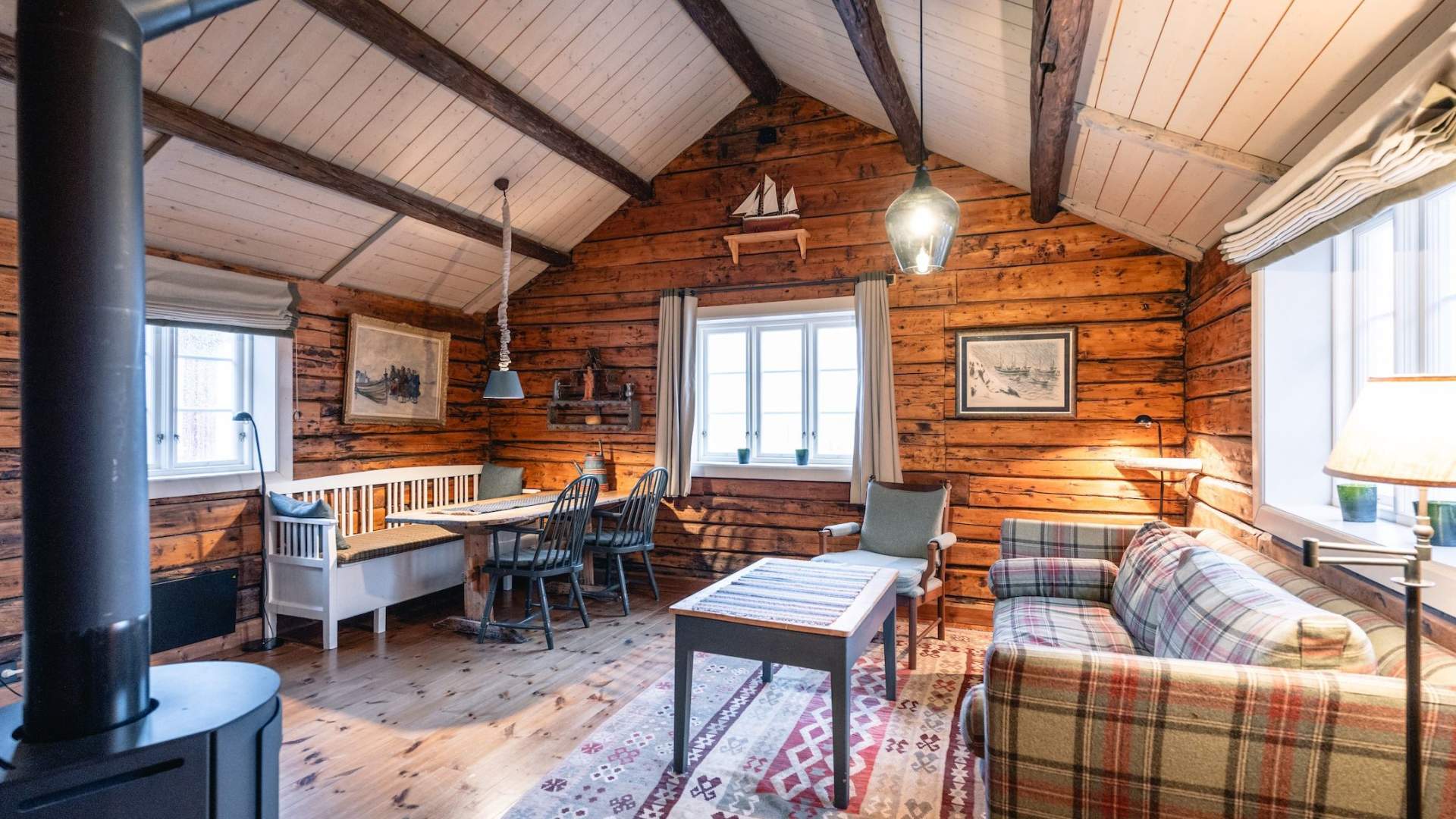 Reine Rorbuer - Classic Norway Hotels | Fishermen's Cabin | Reine | Norway