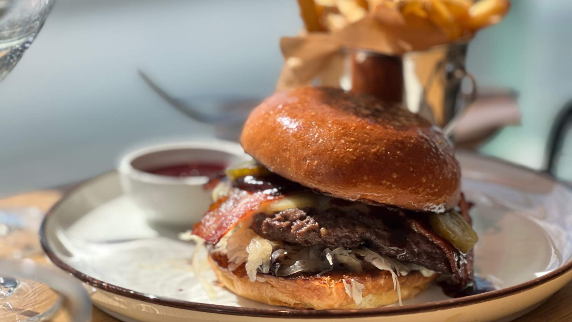 MUNCH: Bistro Tolvte & Kranen | Pubs & Bars | Oslo | Norway