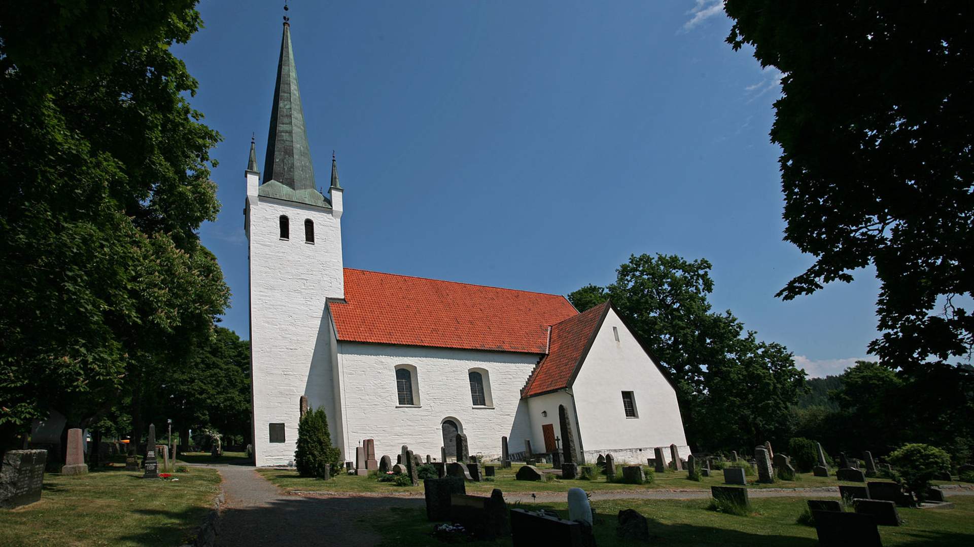 Norderhov Church | Buildings & Monuments | Hønefoss | Norway