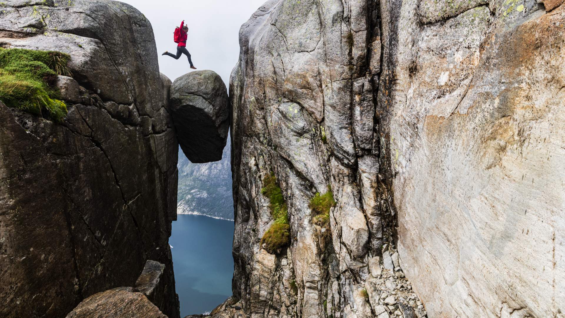 Hike to Kjerag in the Lysefjord
