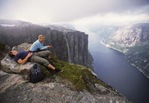 Hiking to Kjerag | Safety tips, distance, weather, Kjeragbolten