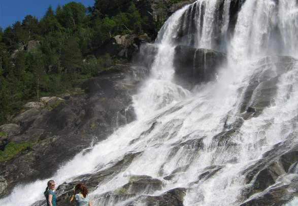 Fosser og fossefall | 10 av verdens høyeste fosser finnes i Norge