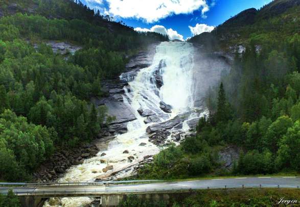 Fossefall | 10 av verdens høyeste fosser finnes i Norge
