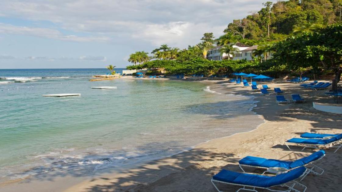 Round Hill Hotel & Villas