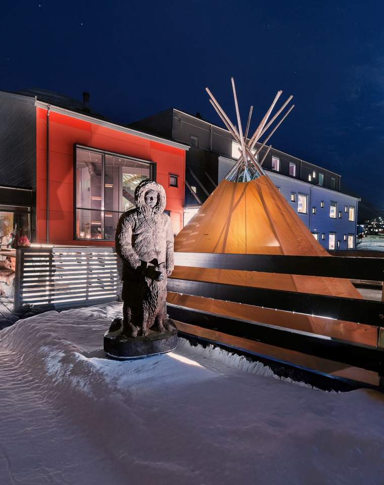 svalbard hotels