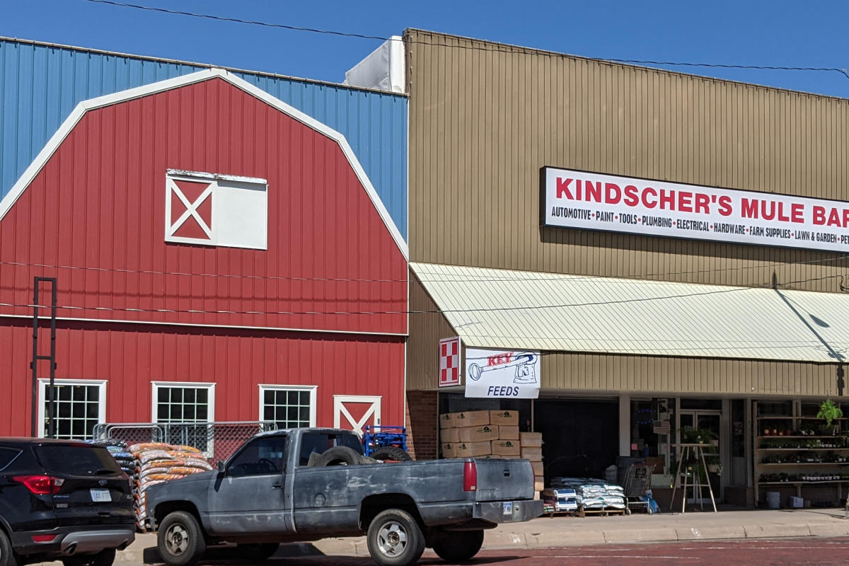 Kindscher’s Mule Barn | Hoisington, KS 67544