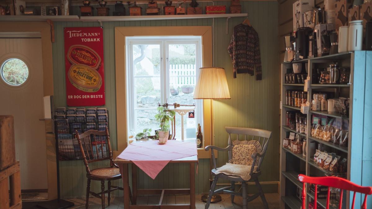 Krambua Café in the coffee roastery at Forvik Old trading post | Farm ...