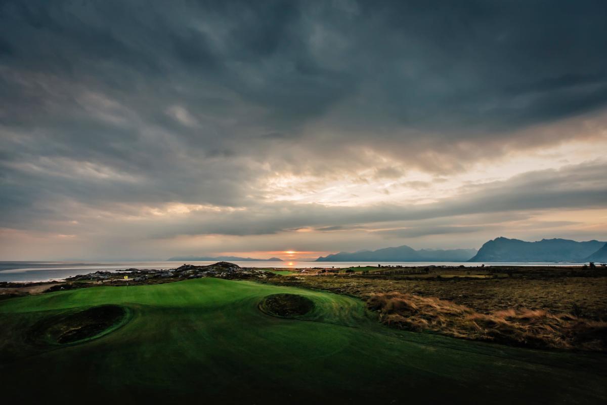 Spill golf i Lofoten! | Golfing | Svolvær | Norway