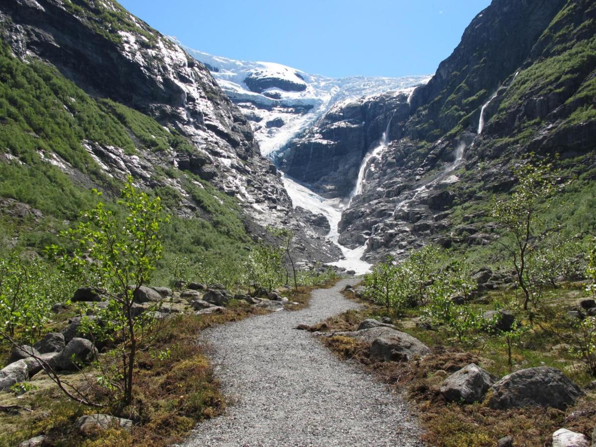 Kjenndalen og Kjenndalsbreen | Nature Attractions | Loen | Norway