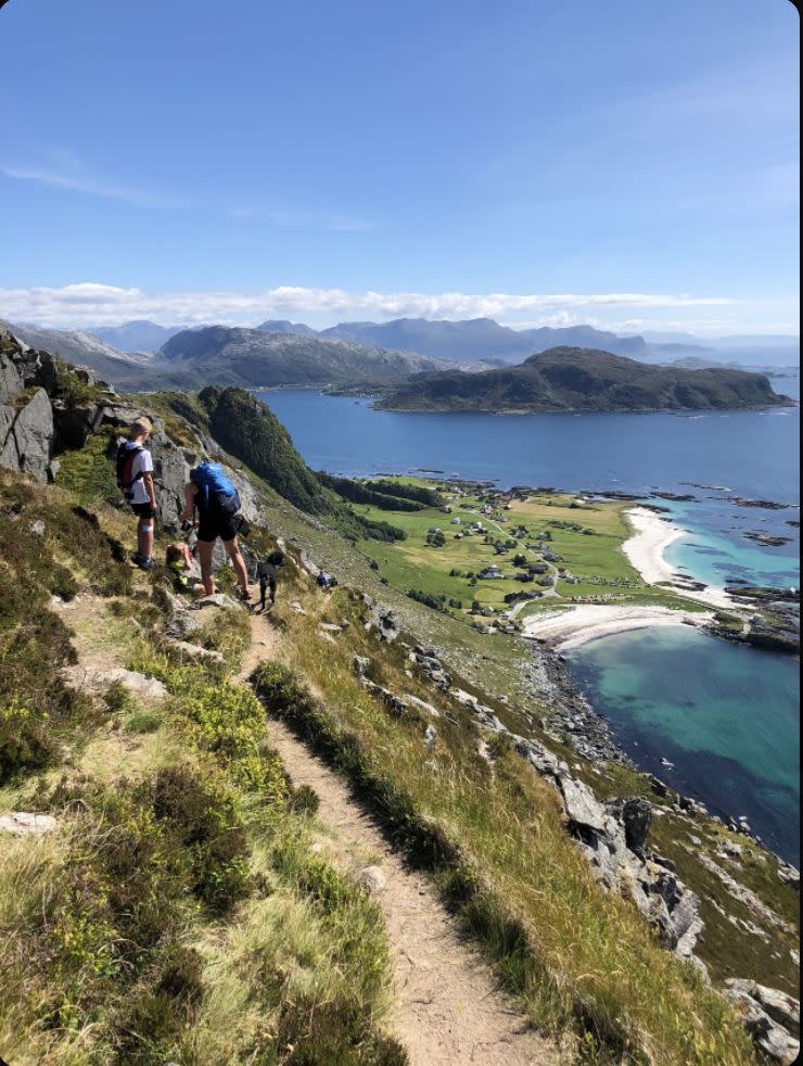 Panoramaturen frå Iglandsvik til Grotlesanden | Hiking | Bremanger | Norway
