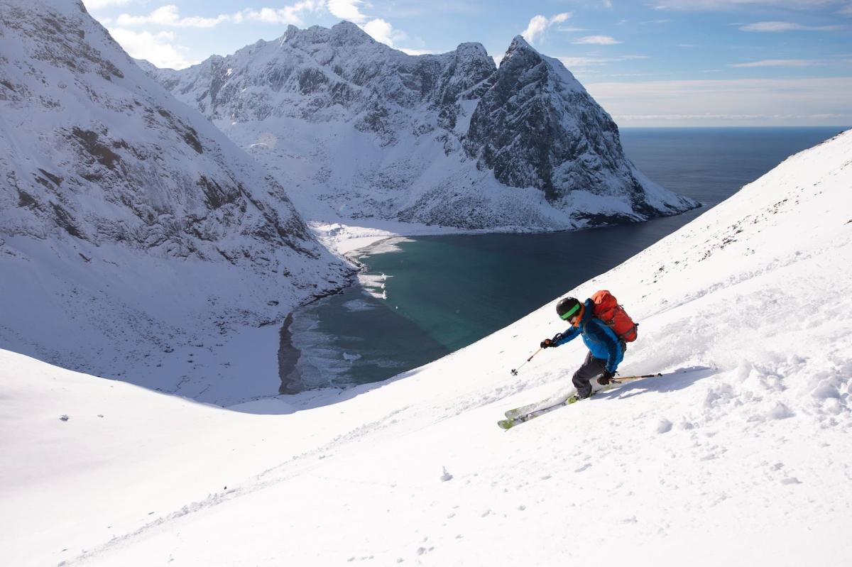 Skiguiding og Topptur - Nordnorsk Klatreskole | Skiing | Henningsvær ...