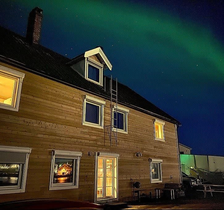 Nøtnes Midnattsol Guesthouse | Hostels & Guesthouses | Skrova | Norway