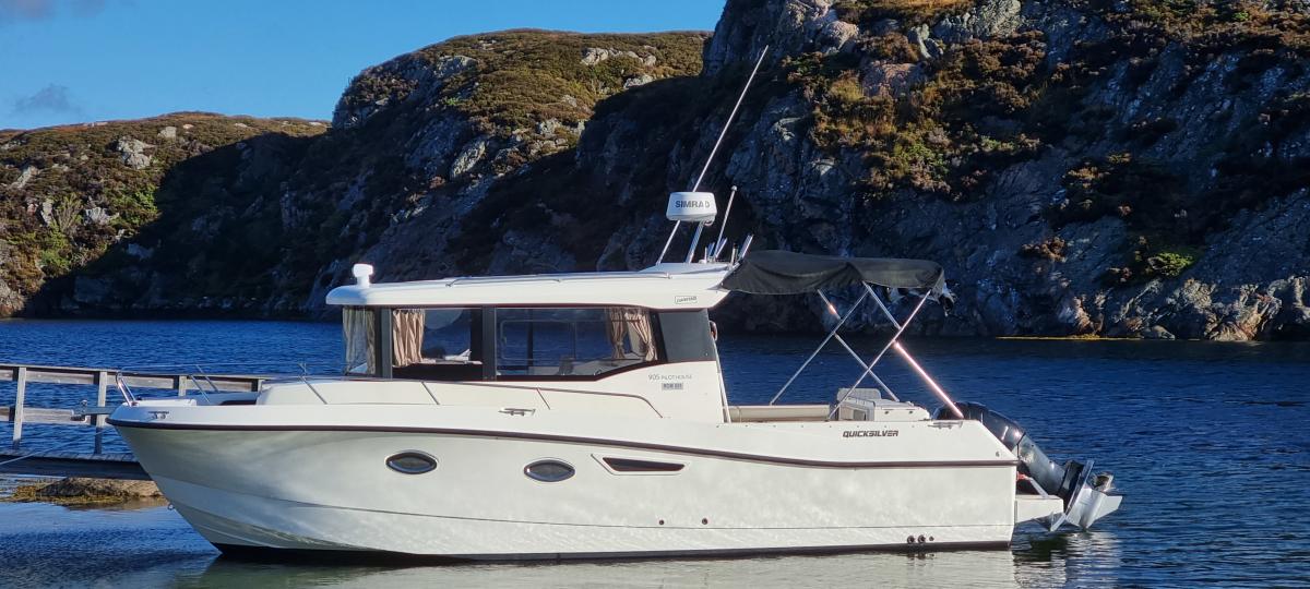 Selheim Boat Rental - 29-foot cabin cruiser