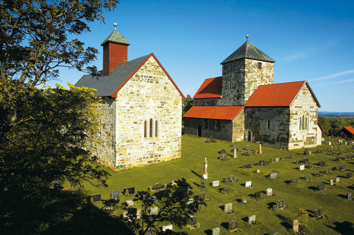 Søsterkirkene - et landemerke | Buildings & Monuments | Gran | Norway