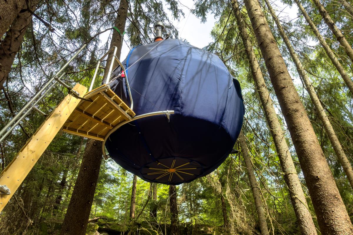 Blueberry - The hanging treehouse | Apartments | Hobøl | Norway