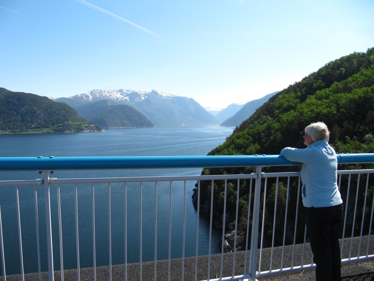 Hardanger Bridge: on foot or on wheels | Hiking | Kinsarvik | Norway
