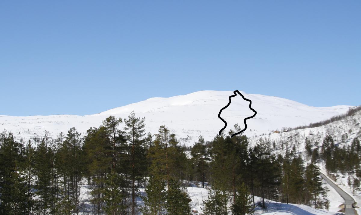 Randonee skiing to Svånuten