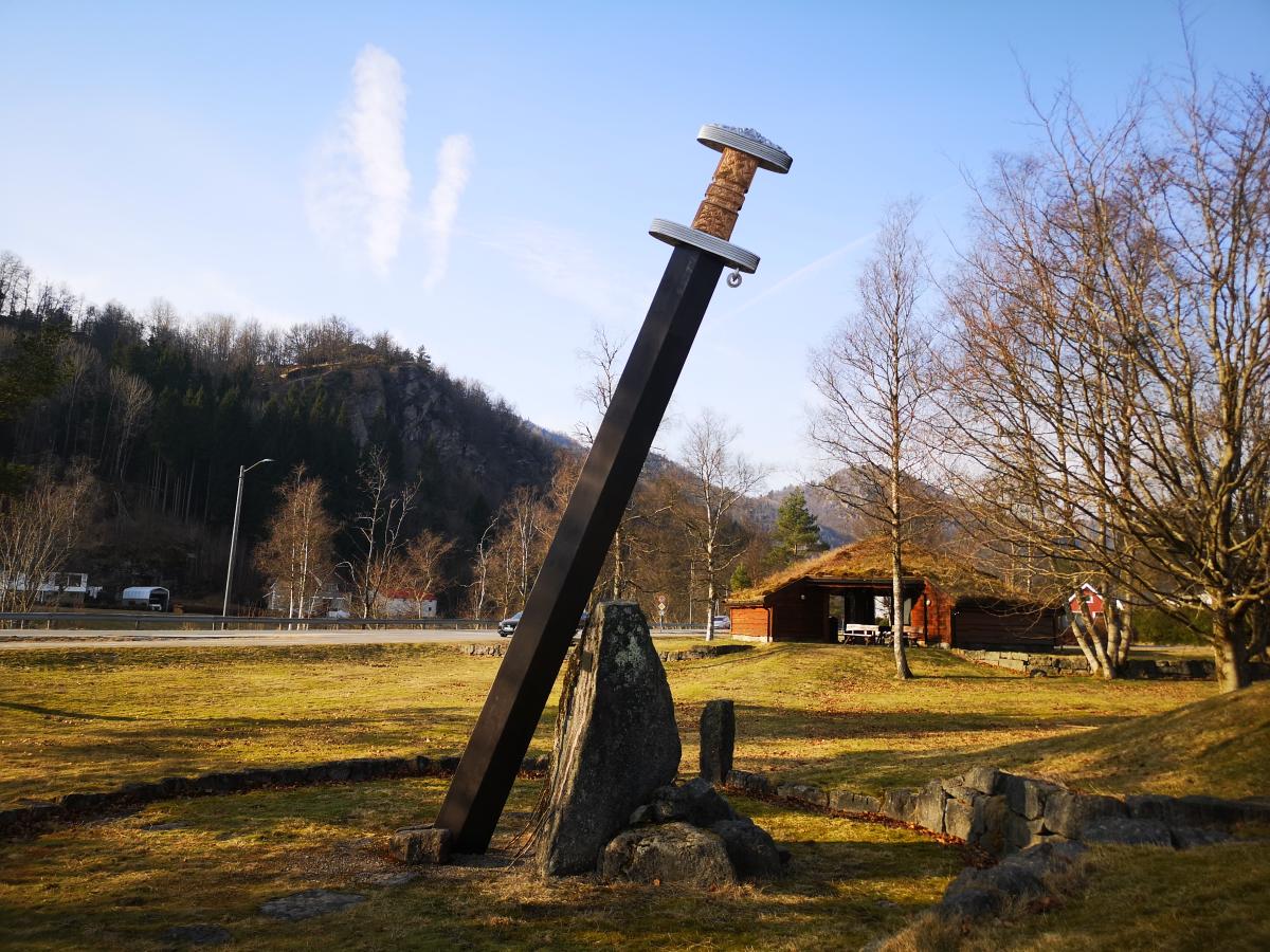 Ancient Sword Snartemo / Bautaparken | Buildings & Monuments | Snartemo ...