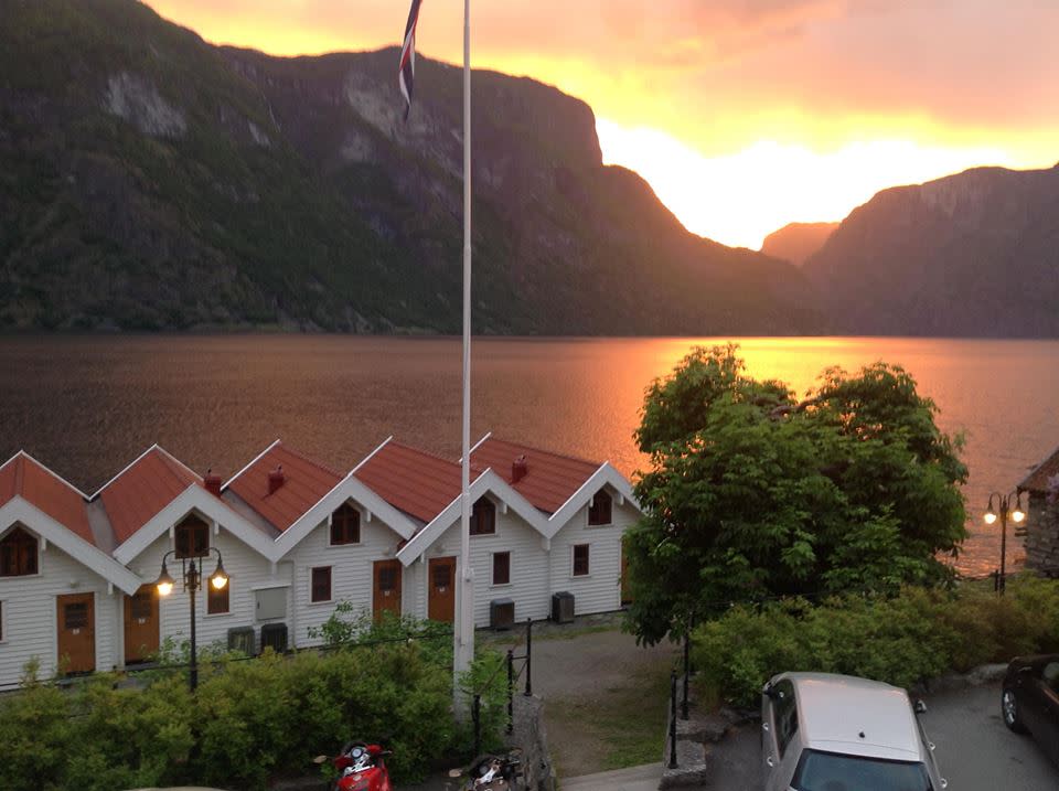 Vangsgaarden Gastropub (Duehuset) | Pubs & Bars | Aurland | Norway