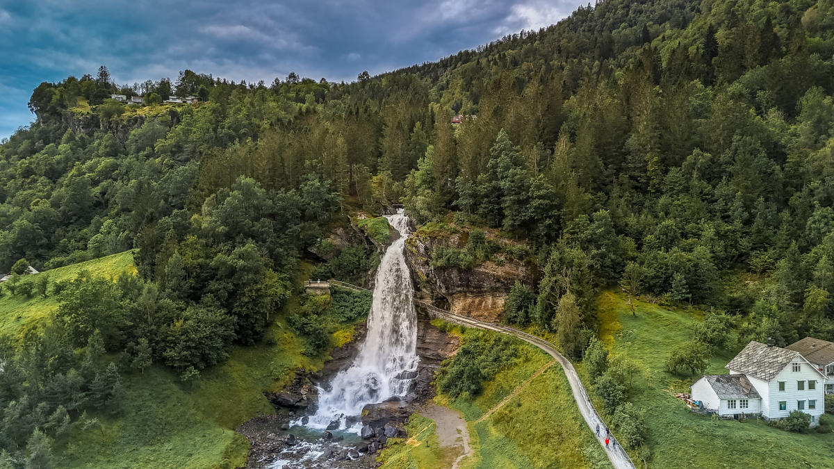 Hardanger - Private Tour zu Fjorden und Wasserfällen | Round Trips ...