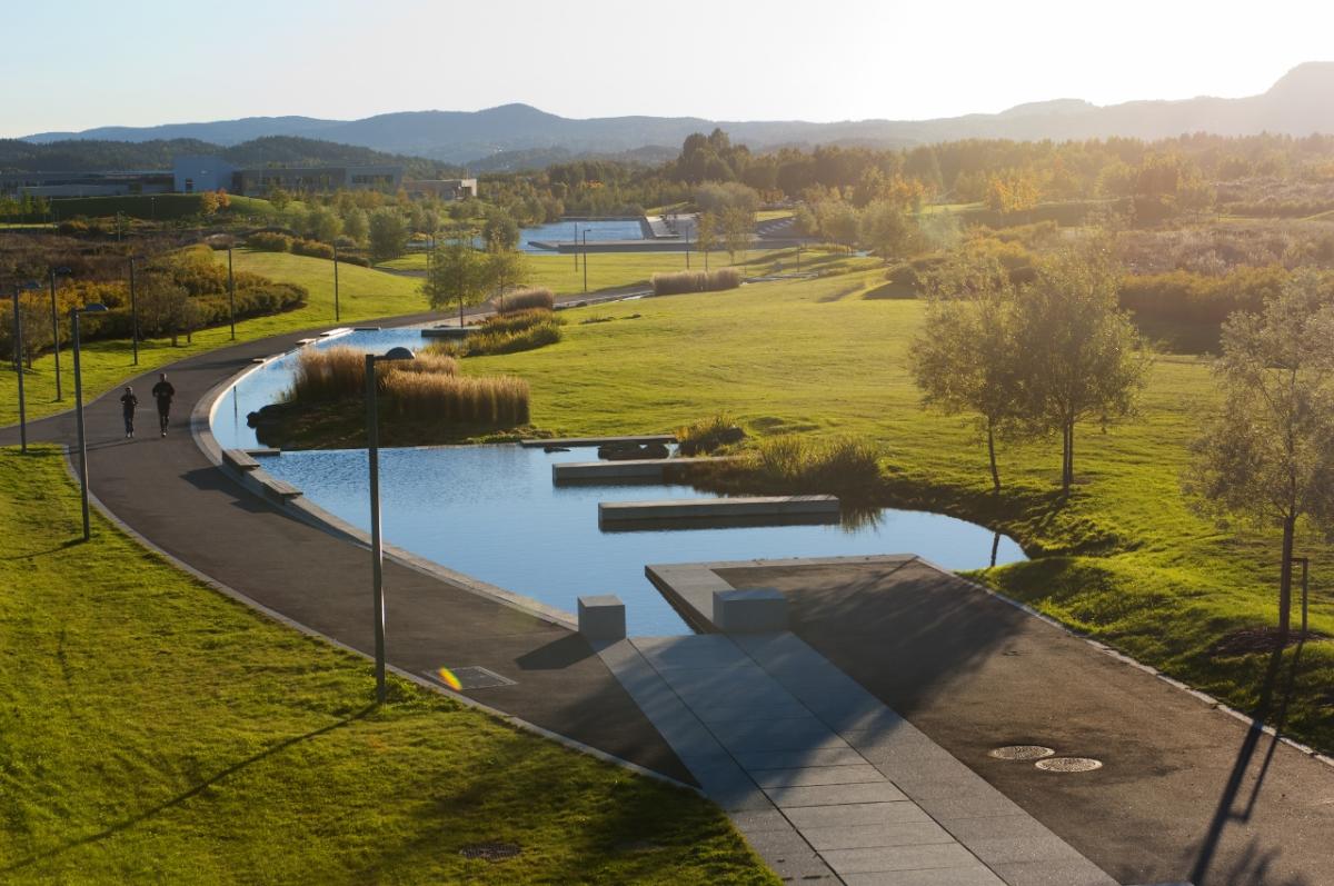 Fornebu rundt på sykkel - kunst, arkitektur og natur | Biking | Fornebu ...