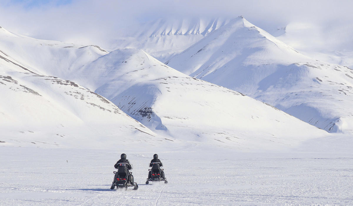 Wilderness Safari by Electric Snowmobile - Hurtigruten Svalbard ...
