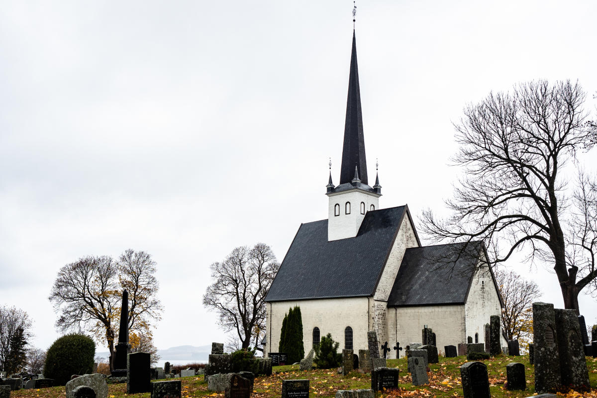 Stange Church