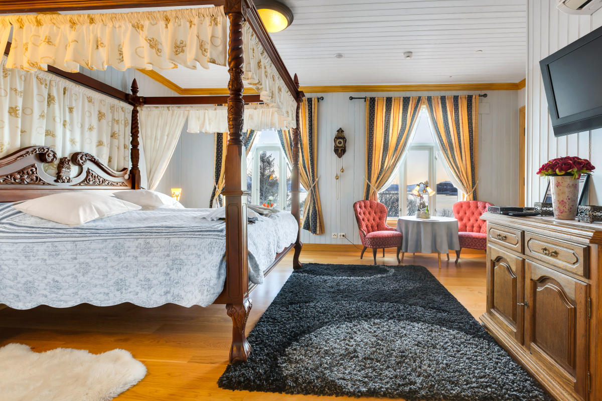 Sandtorgholmen Hotel - accommodation | Camping | Sandtorg | Norway