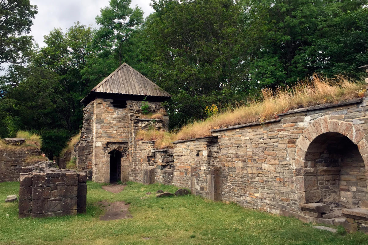 Monastery ruins at Hovedøya | Buildings & Monuments | Oslo | Norway