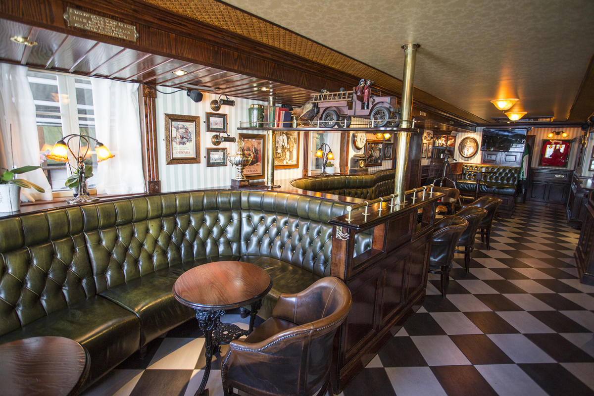 Peterhead Bar | Pubs & Bars | Risør | Norway