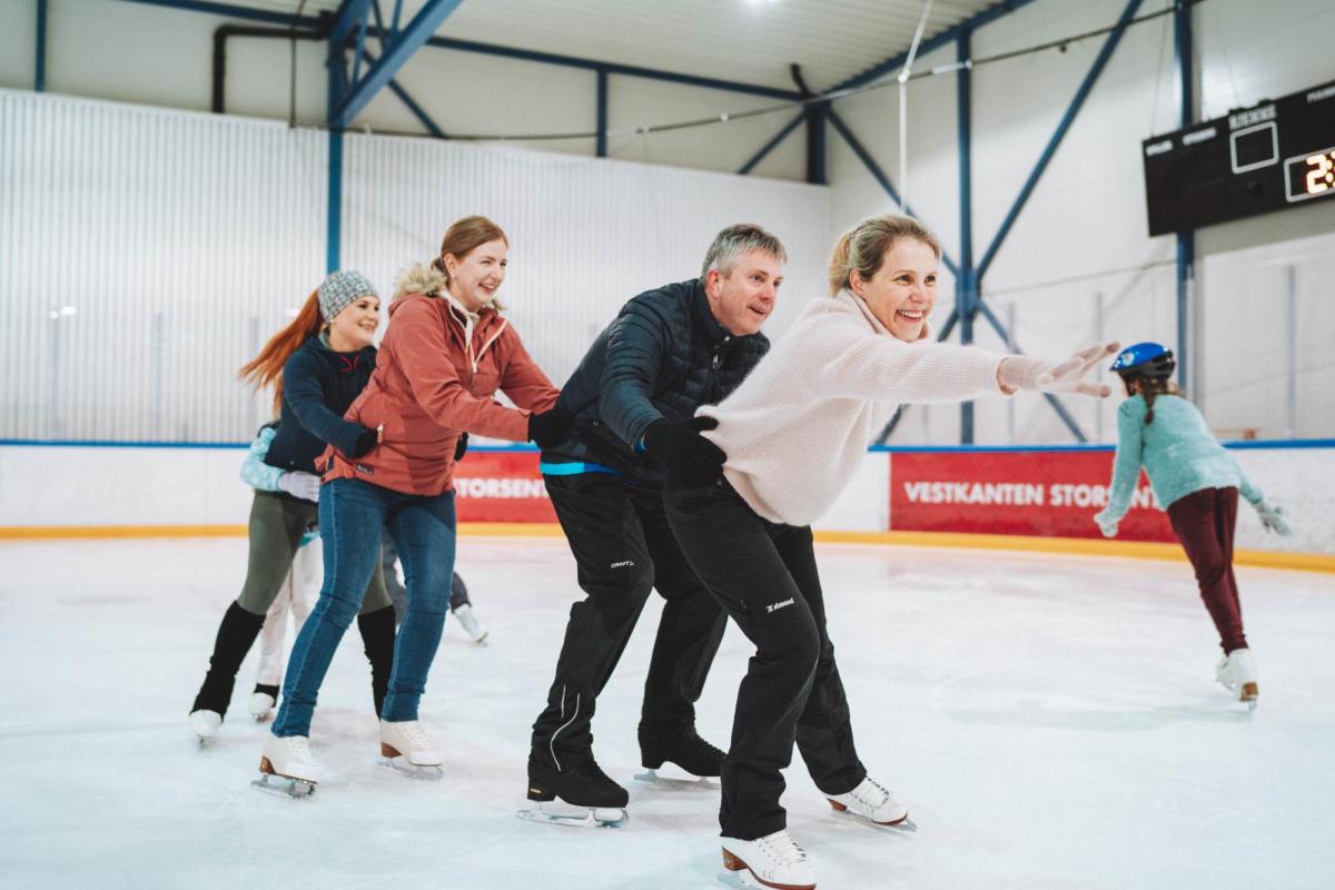 Vestkanten Ice skating rink | Family Activities | Loddefjord | Norway