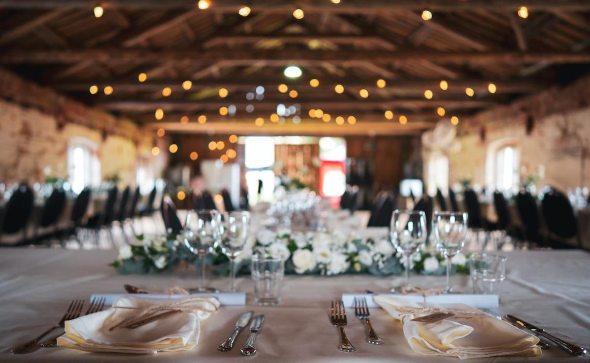 Bryllup på Huser Gård / WonderInn Riverside | Receptions & Dinners ...