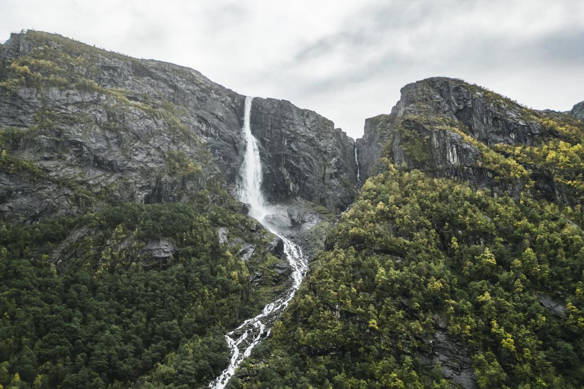 Skytjefossen | Sightseeing | Eidfjord | Norway