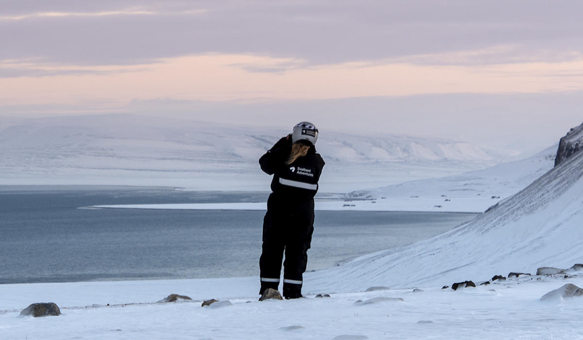 Snøscootersafari til de ville fjorder - Svalbard Adventures