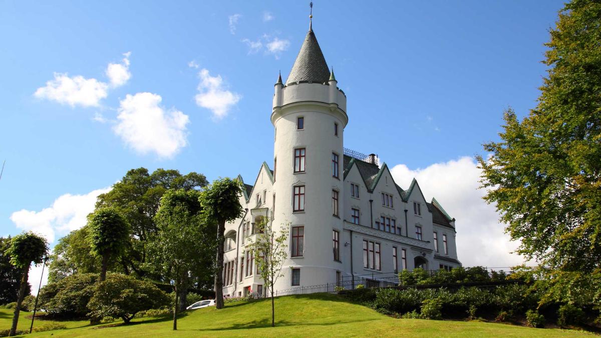 Eksklusiv kyst- og kjendiscruise | Sailing & Boat Activities | Bergen ...