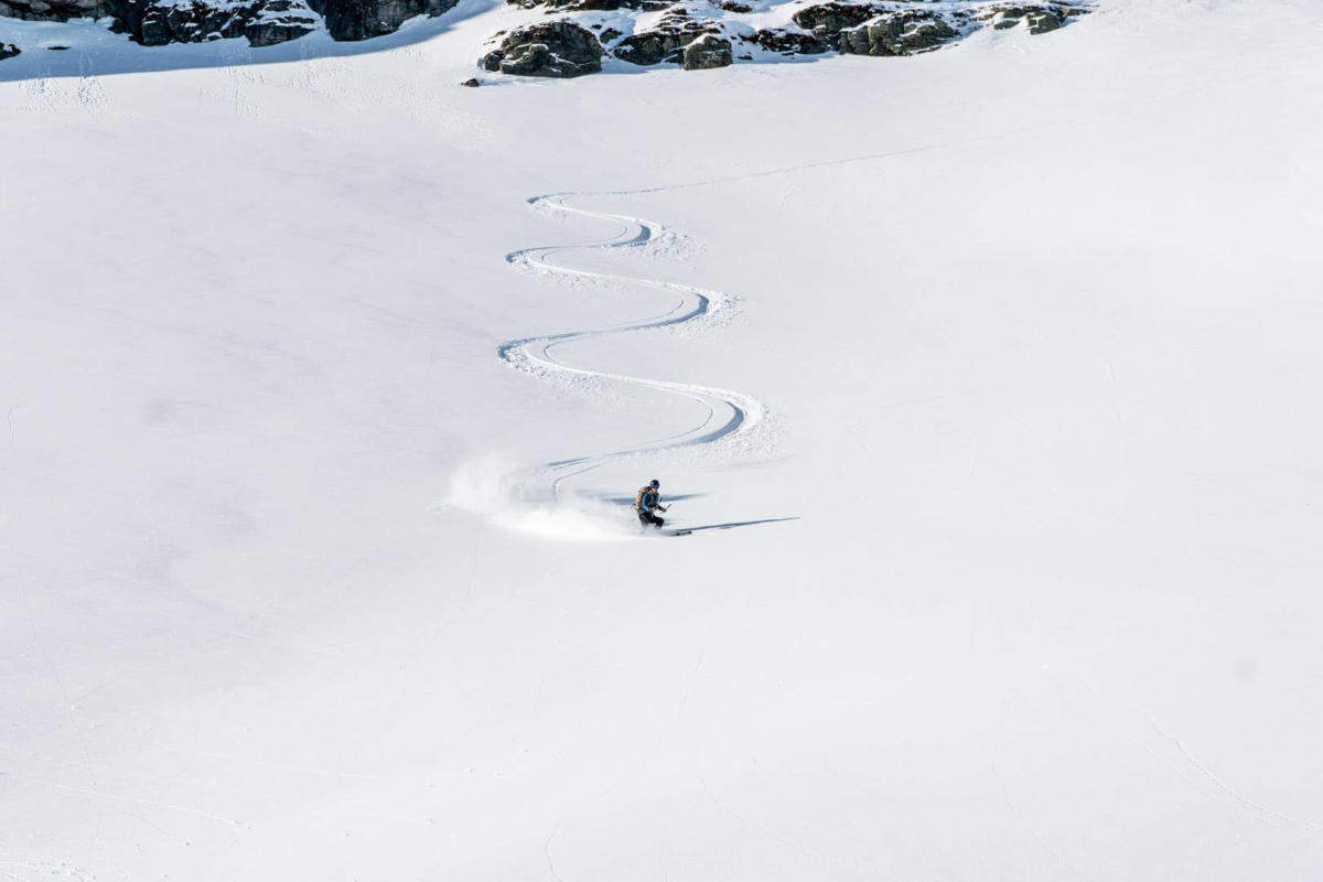 Ski touring in Sunnmøre - Uteguiden | Skiing | Stranda | Norway