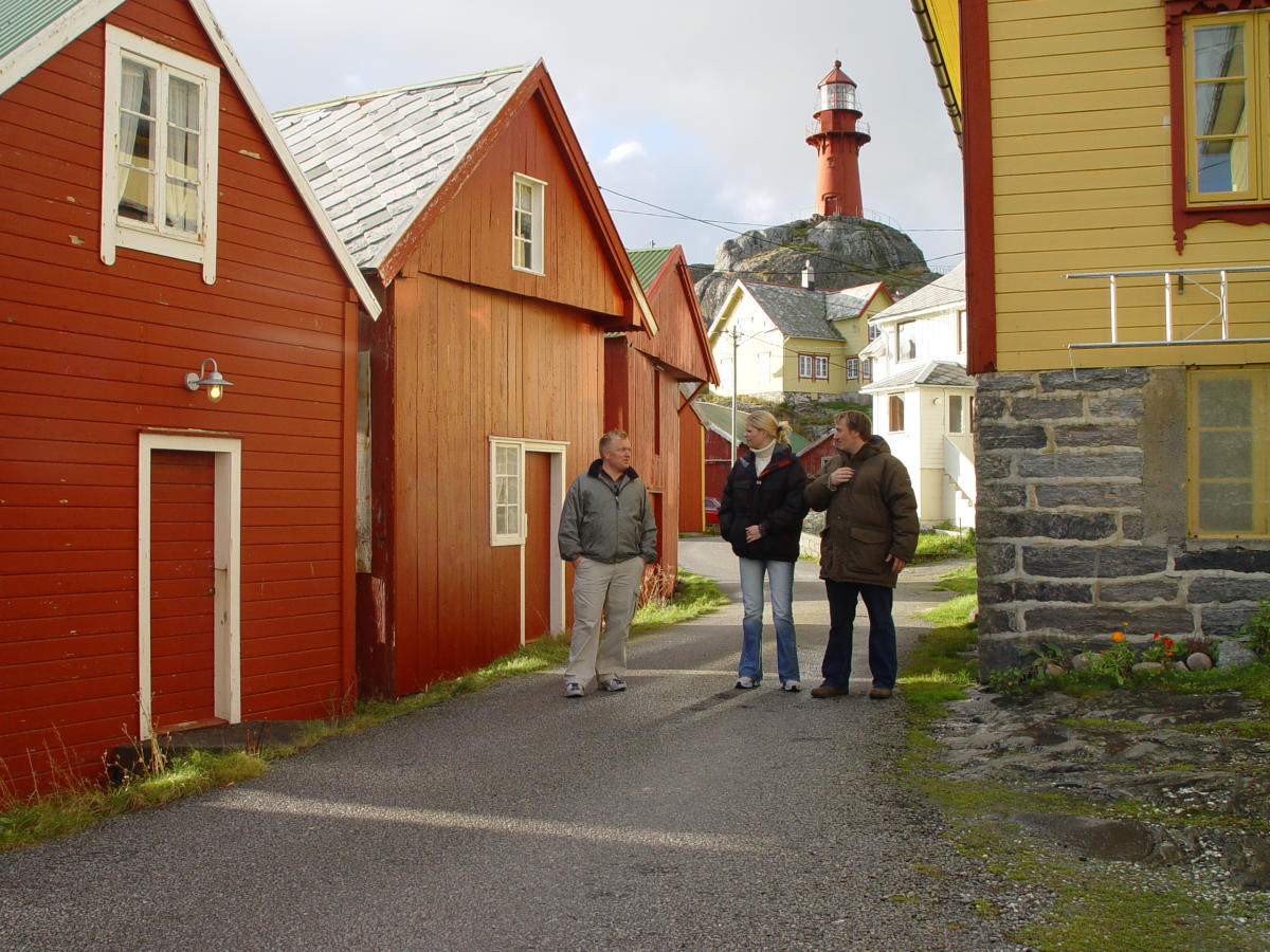 Rundtur med rutebuss fra Molde til Ona - øya i havgapet | Sightseeing ...