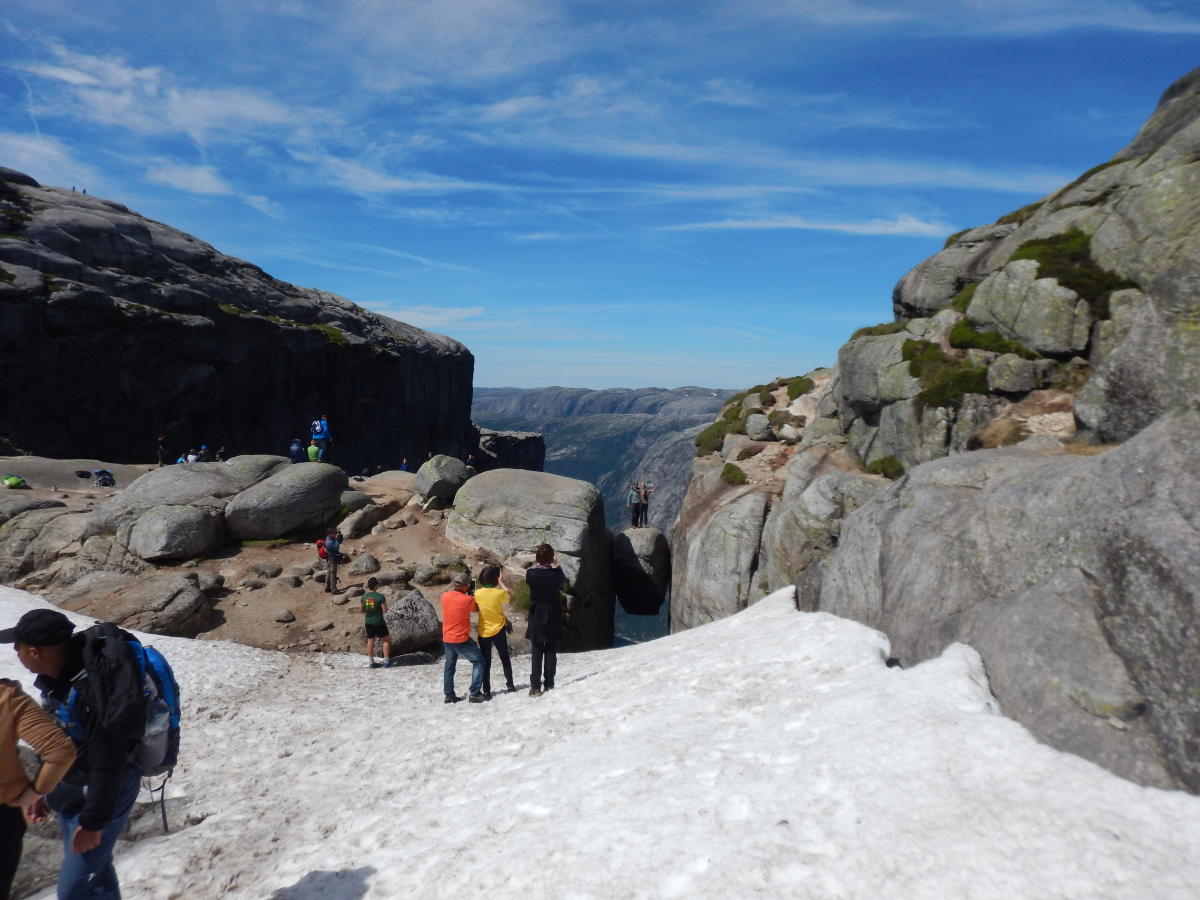Guided hike to Kjerag