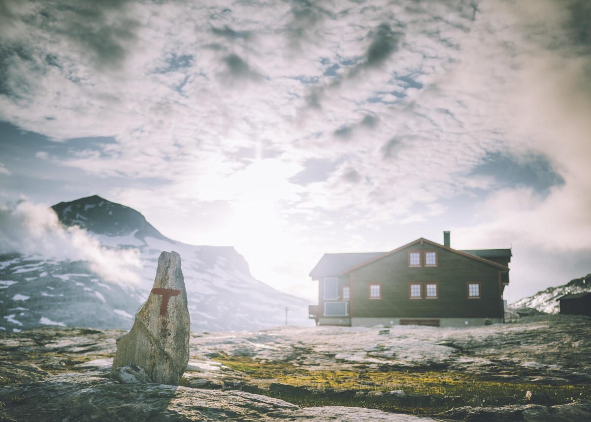 DNT Veltdalshytta mountain lodge | Cottages & Holiday Houses | Tafjord | Norway