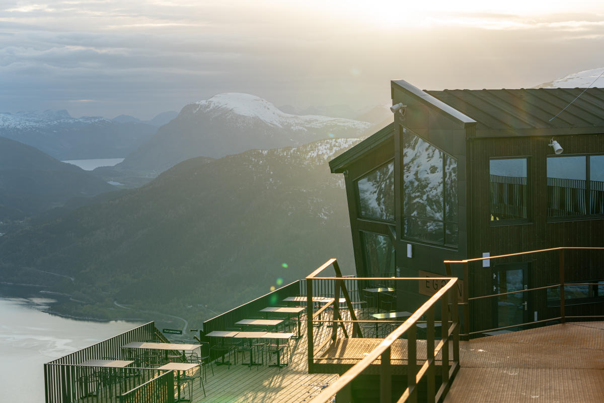 Eggen Restaurant | Restaurants | Åndalsnes | Norway