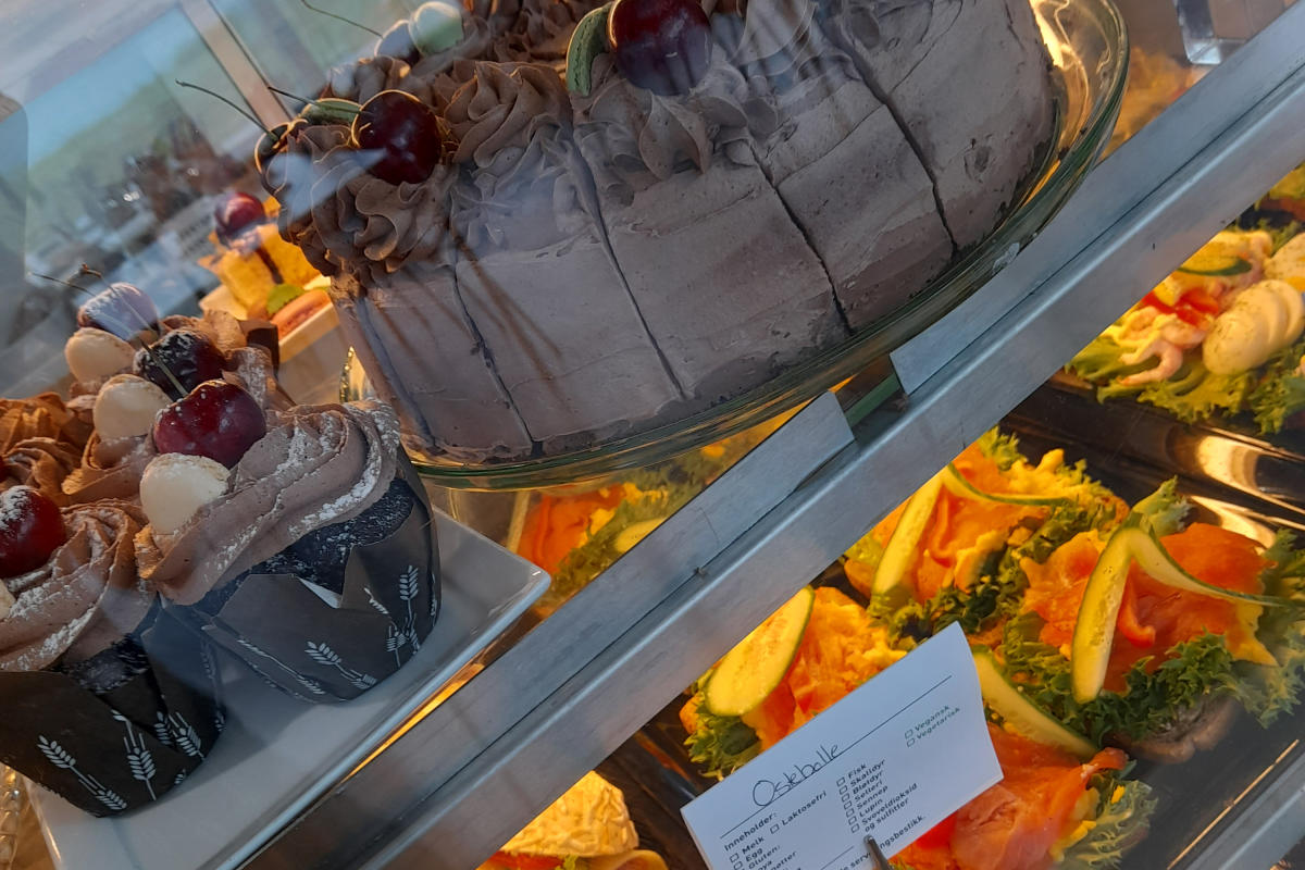 Café at Alnes lighthouse and experience centre | Cafés & Diner | Godøya ...