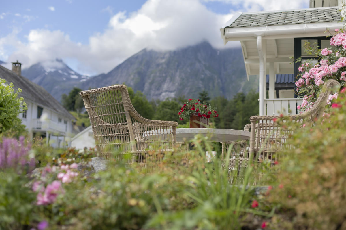 Østigård 1810 | Cottages & Holiday Houses | Åndalsnes | Norway