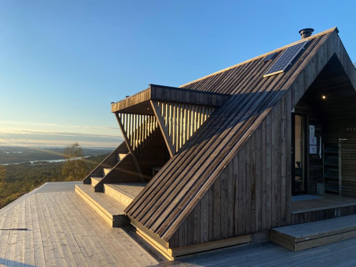 The day trip cabin on Fitjar – Tveitaslottet | Hiking | Fitjar | Norway