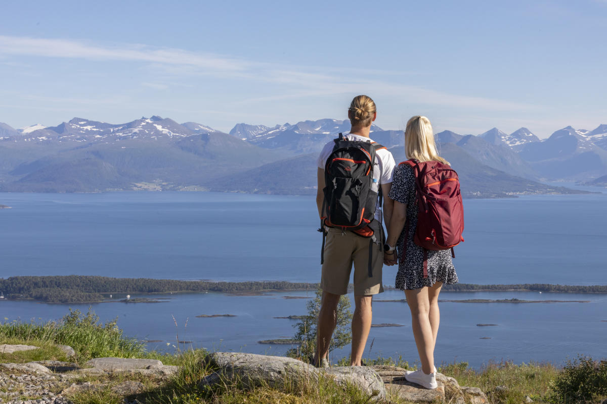 The green corridor - to Varden viewpoint | Hiking | Molde | Norway