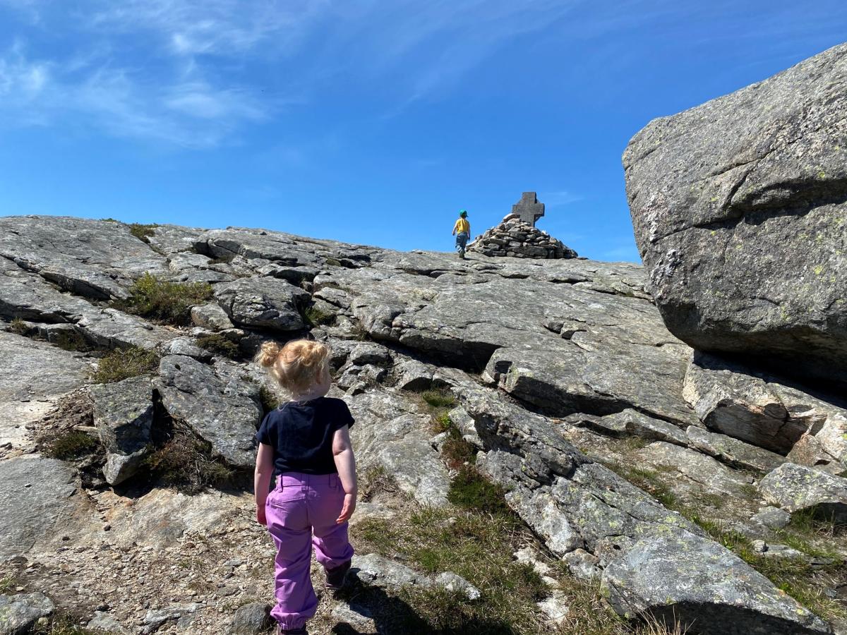 Topphøna, via the Memorial - hike in Strand | Hiking | Tau | Norway
