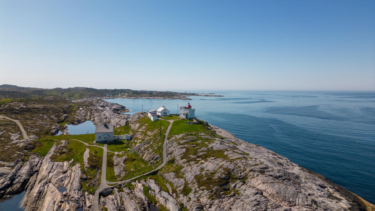 Hike to Stavneset Lighthouse | Hiking | Averøy | Norway